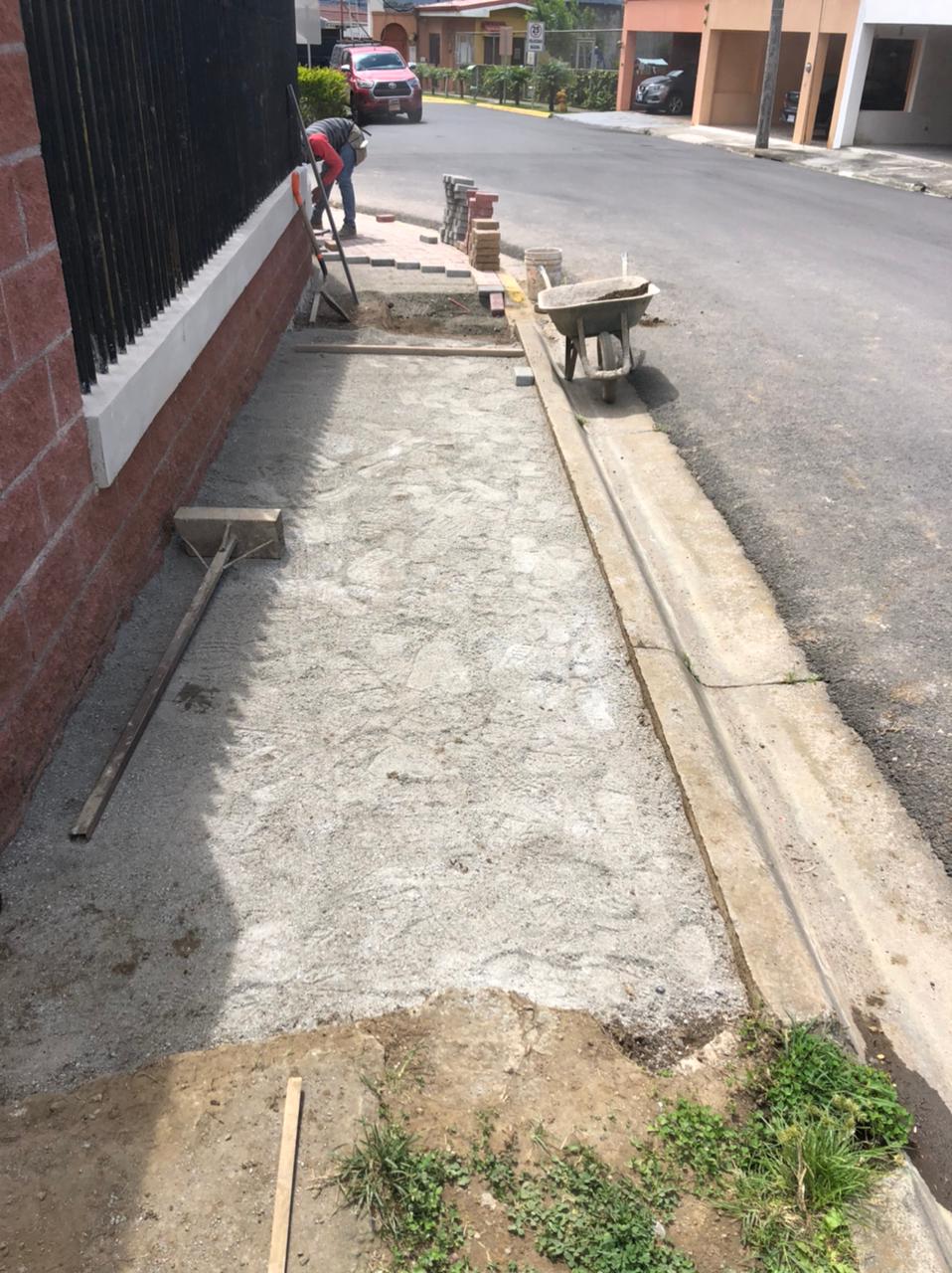 Construcción de Acera en Condominio Colonial Monteverde - YVS ...